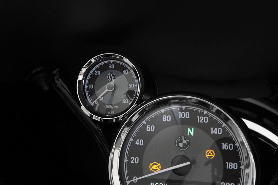 BMW R18 - Wunderlich Tachometer - Black/Chrome